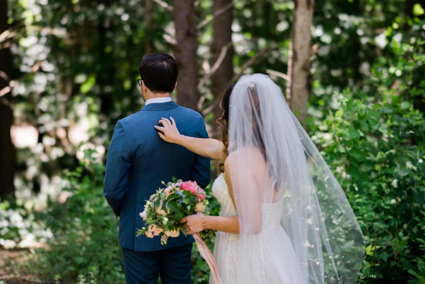 A Summer Charlottesville Vineyard Wedding - Kara Leigh Creative