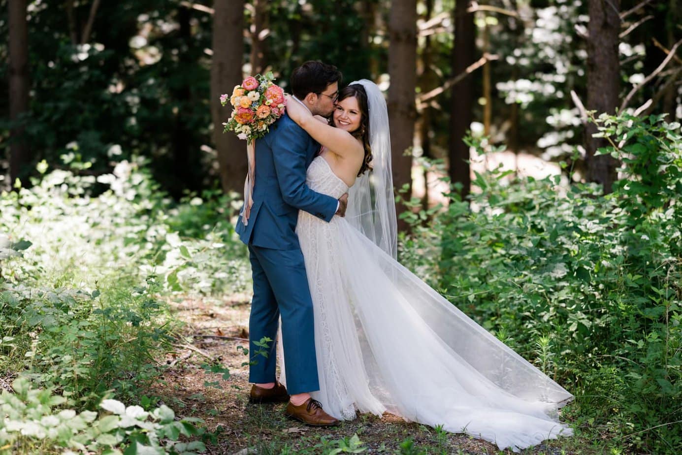 A Summer Charlottesville Vineyard Wedding - Kara Leigh Creative