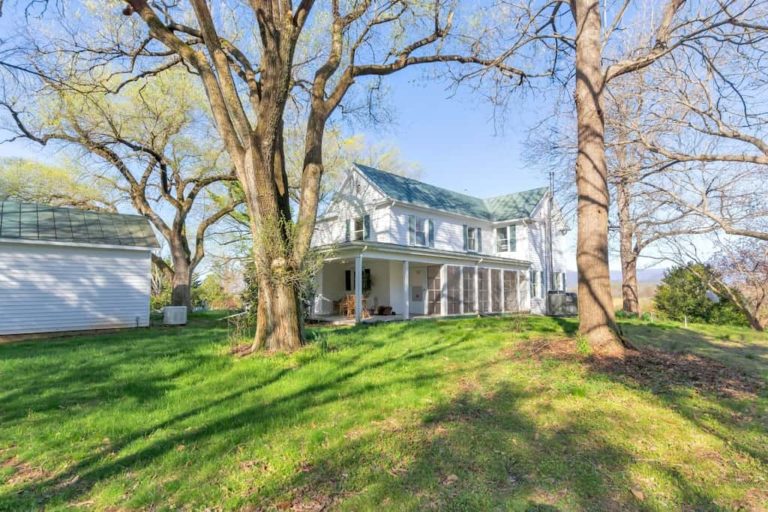 The Best VRBO Wedding Venues in Virginia - Kara Leigh Creative
