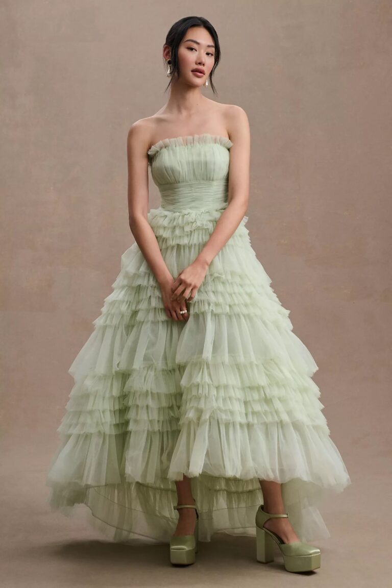 Non-Traditional Wedding Dress Ideas for 2024 - Kara Leigh Creative